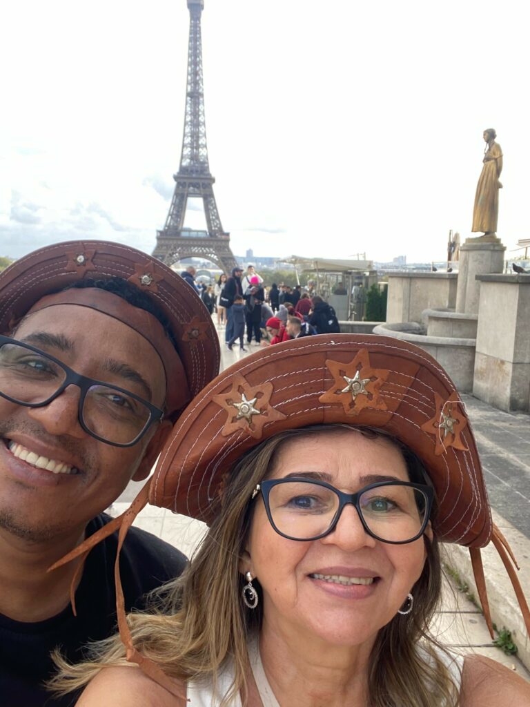 Cida Lima: A Curadora que Transformou a Trajetória de Eduardo Lima e Levou o Sertão para o Mundo ...